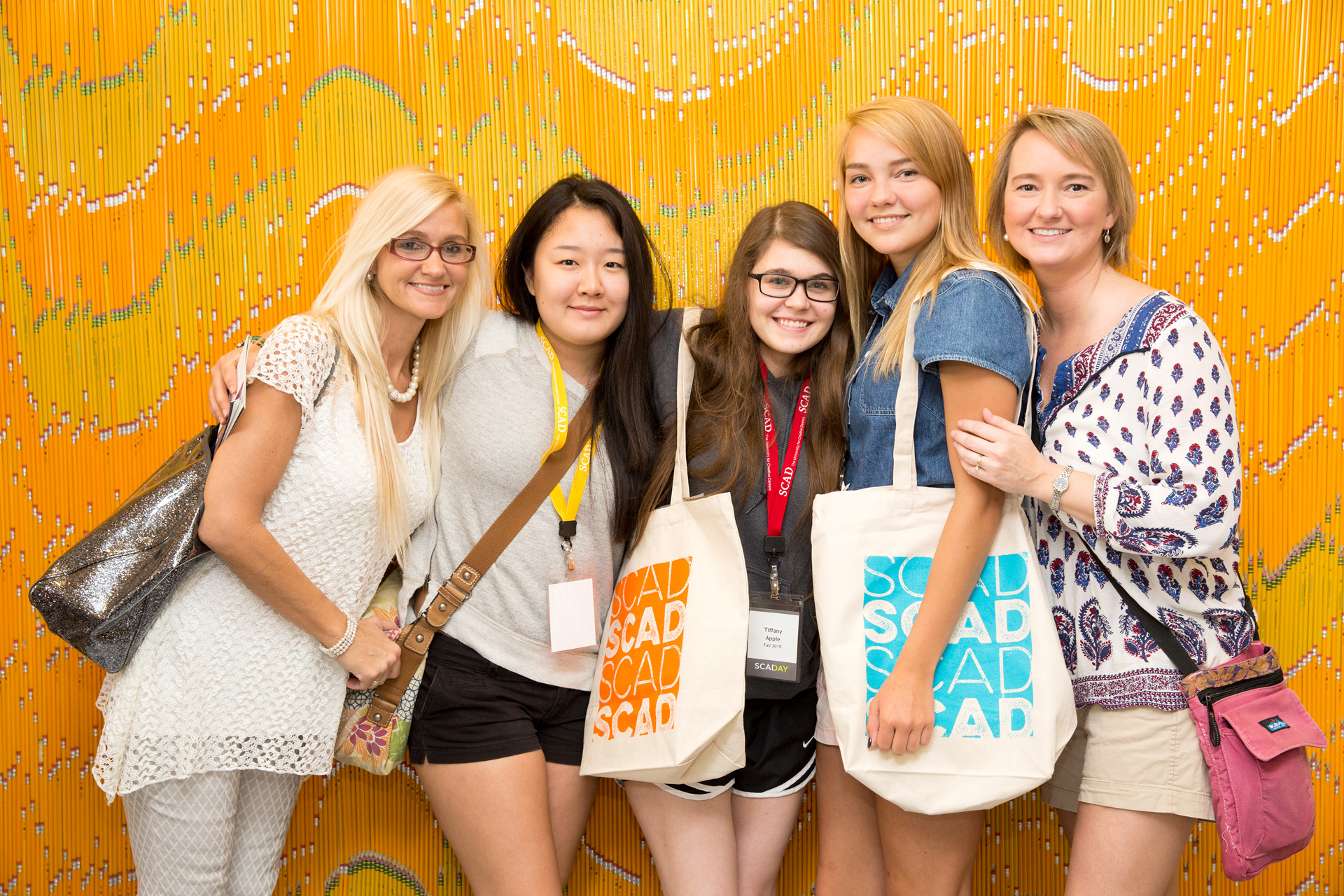 'Tis the season for #BEEGiving | SCAD.edu